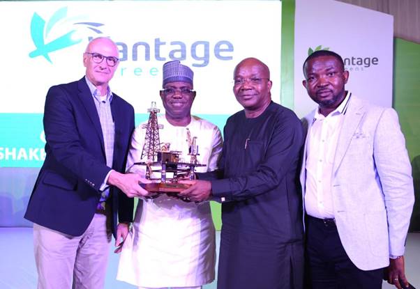 SHELL PHOTOSTORY: Shell honoured as Vantage Screen is unveiled ...